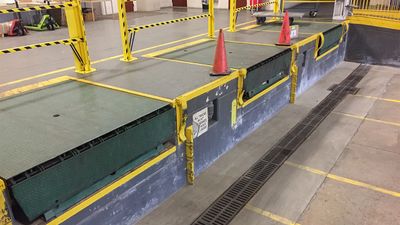 Loading docks | SOLUTIONS > Industry